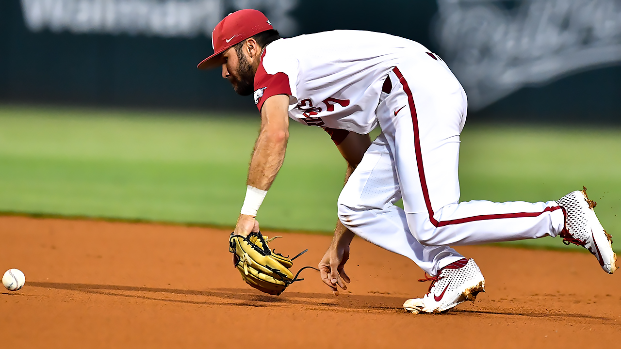 Hogs roll past TCU to claim regional; will host Ole Miss in Super ...