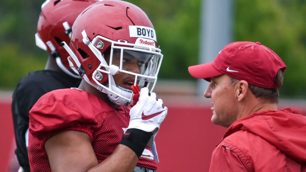 FACES OF CAMP: Big gallery of photos from Thursday practice | Hit That ...