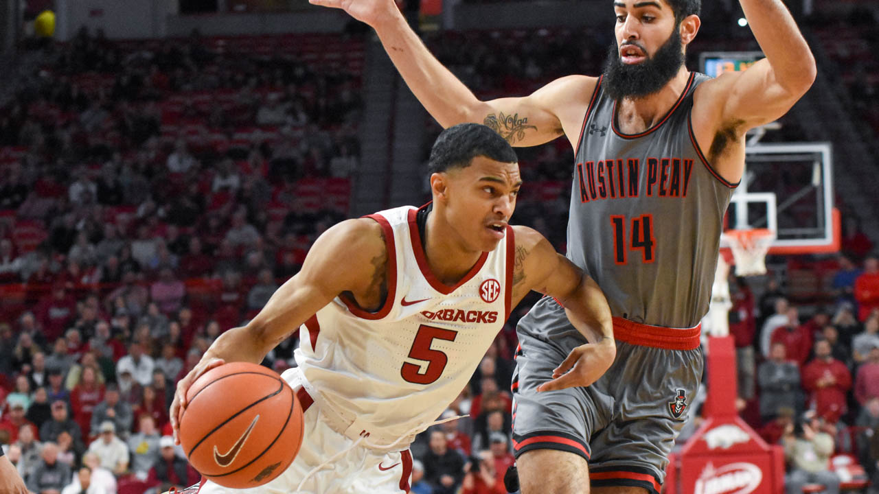 Whitt paces Razorbacks to 8-0 with 69-61 win over Austin Peay | Hit ...