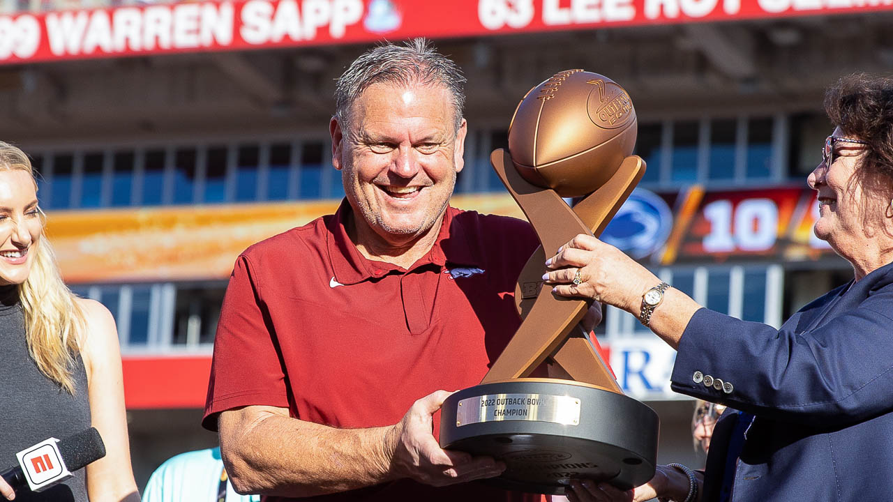 Grovey, Hamlin on cigars, Outback Bowl trophy trip across Arkansas ...