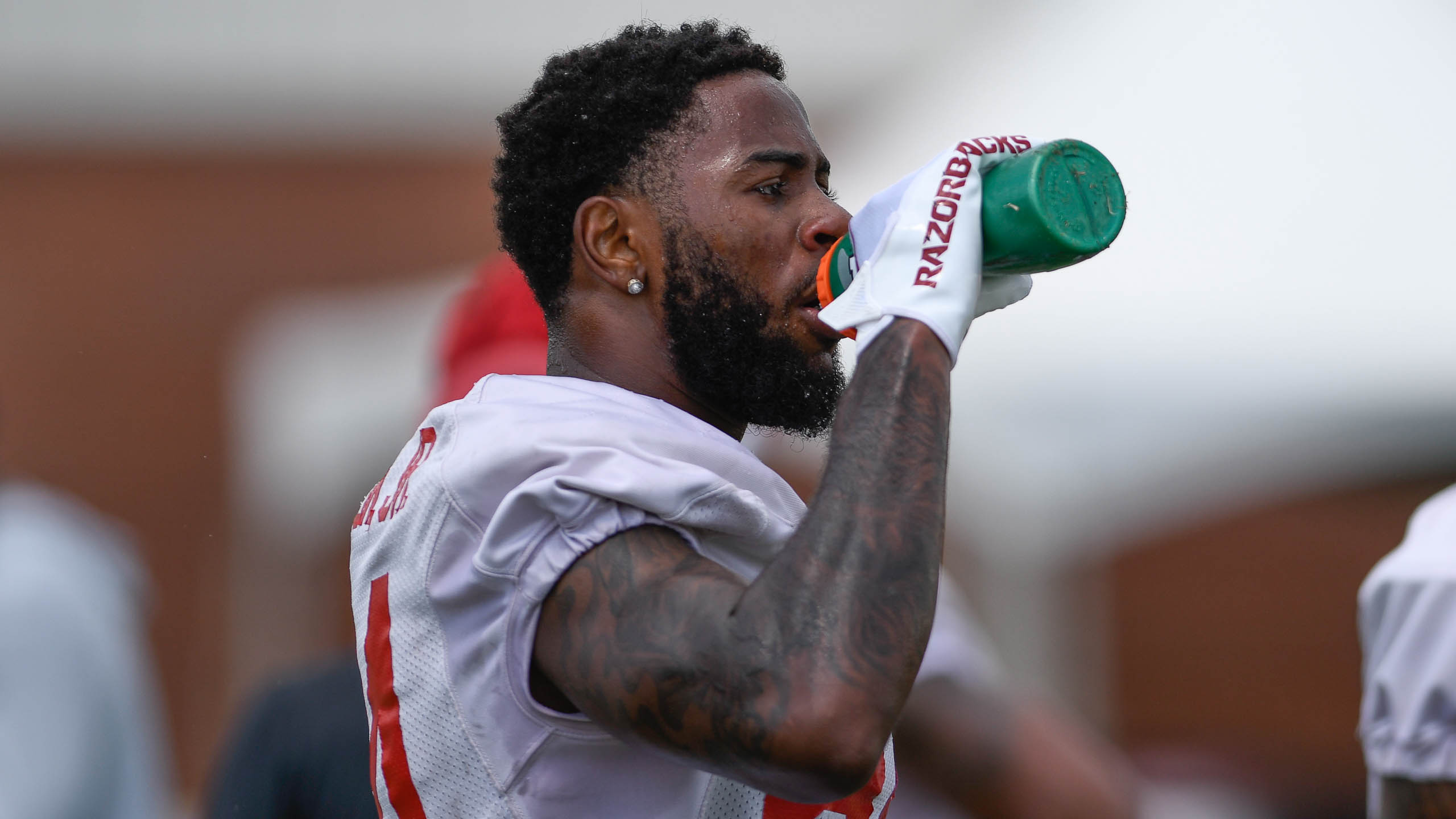 Pig Trail Nation's Mike Irwin has found Hogs' Warren Thompson » Hit ...