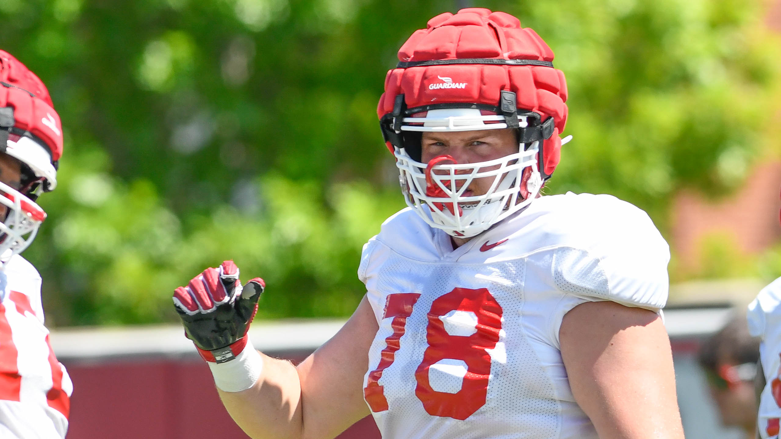 Razorbacks' Dalton Wagner, Isaiah Nichols on how linemen progressing ...