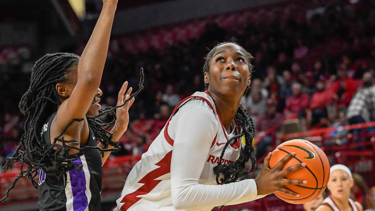 Razorbacks' Erynn Barnum's 19 paces win over UCA » Hit That Line from ...