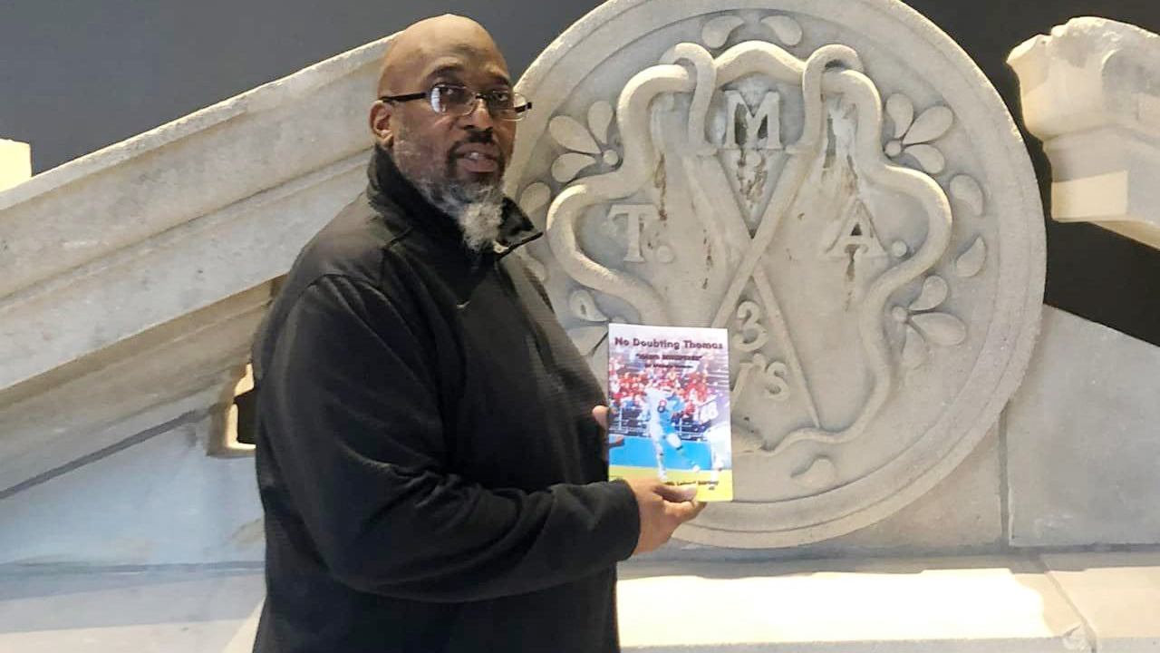 Former Razorback QB Greg Thomas on book, decision to come here » Hit ...