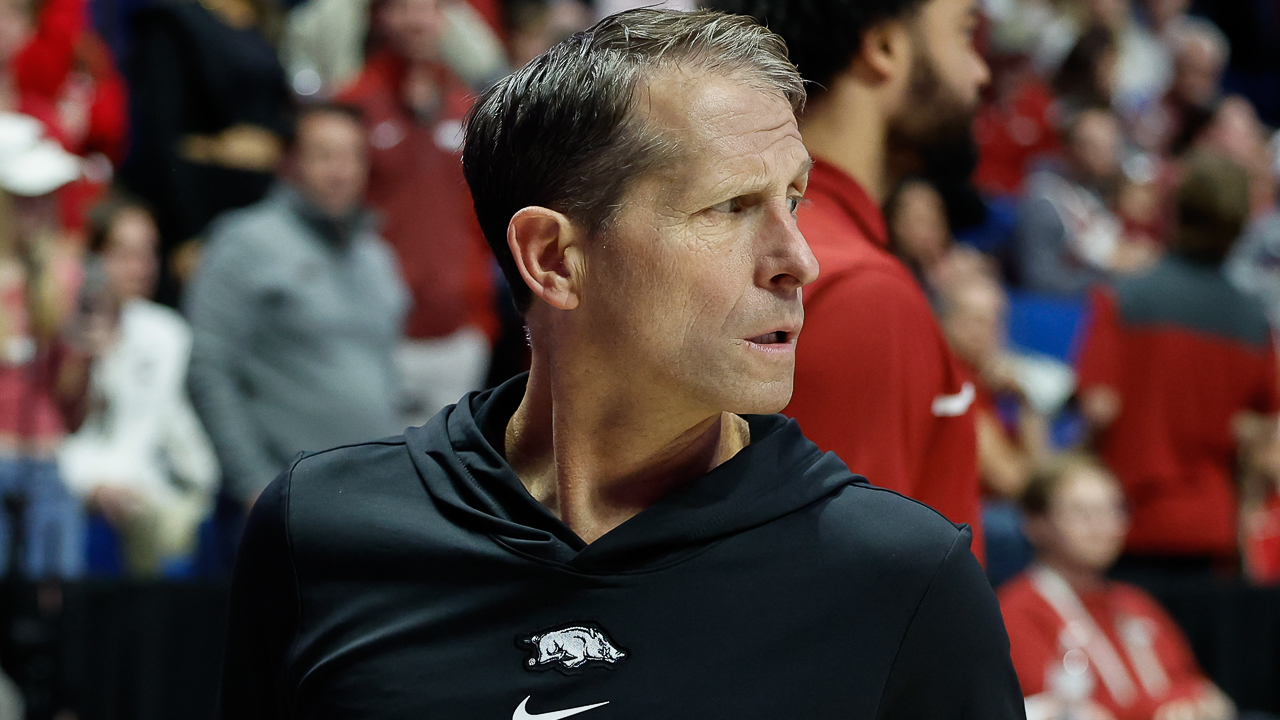 Hogville's Dudley Dawson on Hogs' poor shooting, portal news » Hit That ...