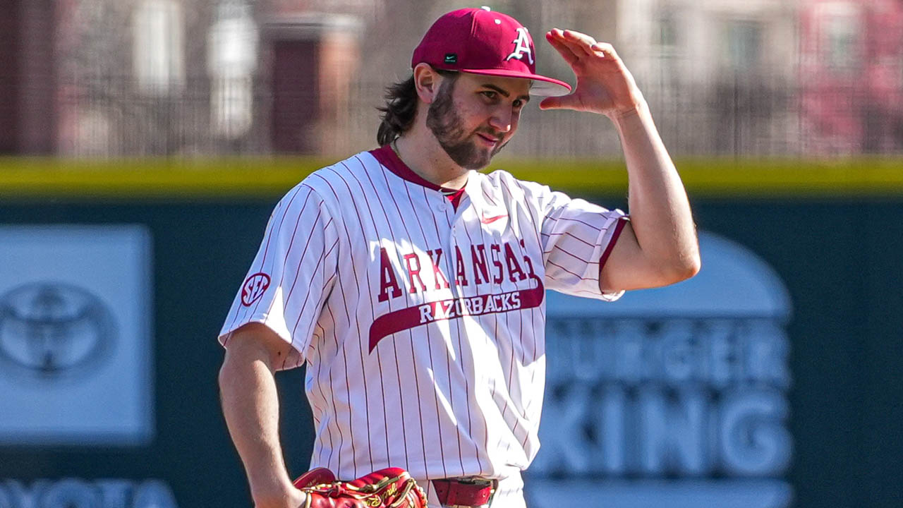 Another big day from K. Aloy powers Hogs to series-clinching win over ...