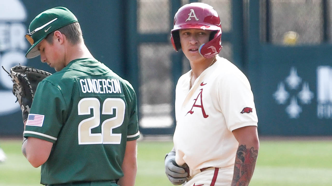 Brett Dolan on Kuhio Aloy's hot streak starting season for Razorbacks ...