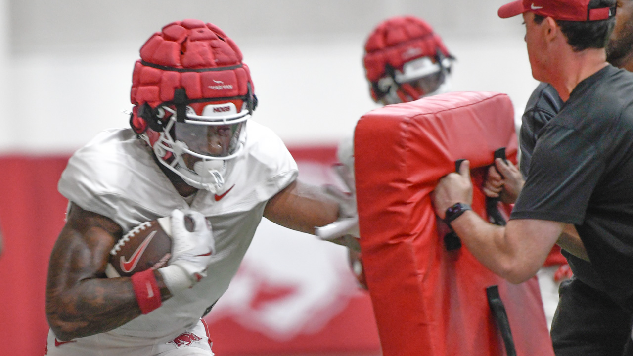 Hogville's Dudley Dawson on what he's looking for in Razorback opener ...