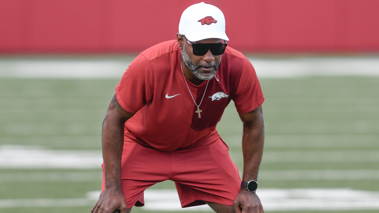 Razorbacks' secondary coach Marcus Woodson on preseason practices » Hit ...