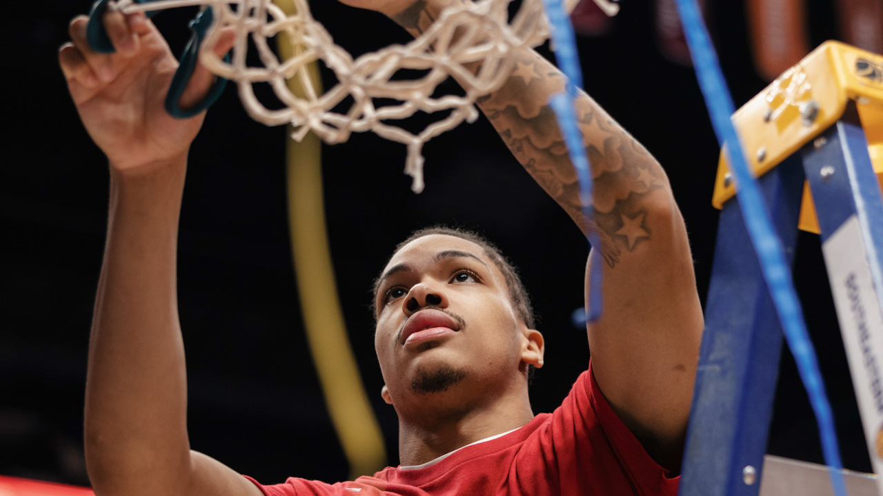 Razorbacks win SEC Tournament title, first since 2000 » Hit That Line ...